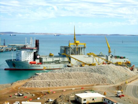 Fall pipe vessels - IADC Dredging